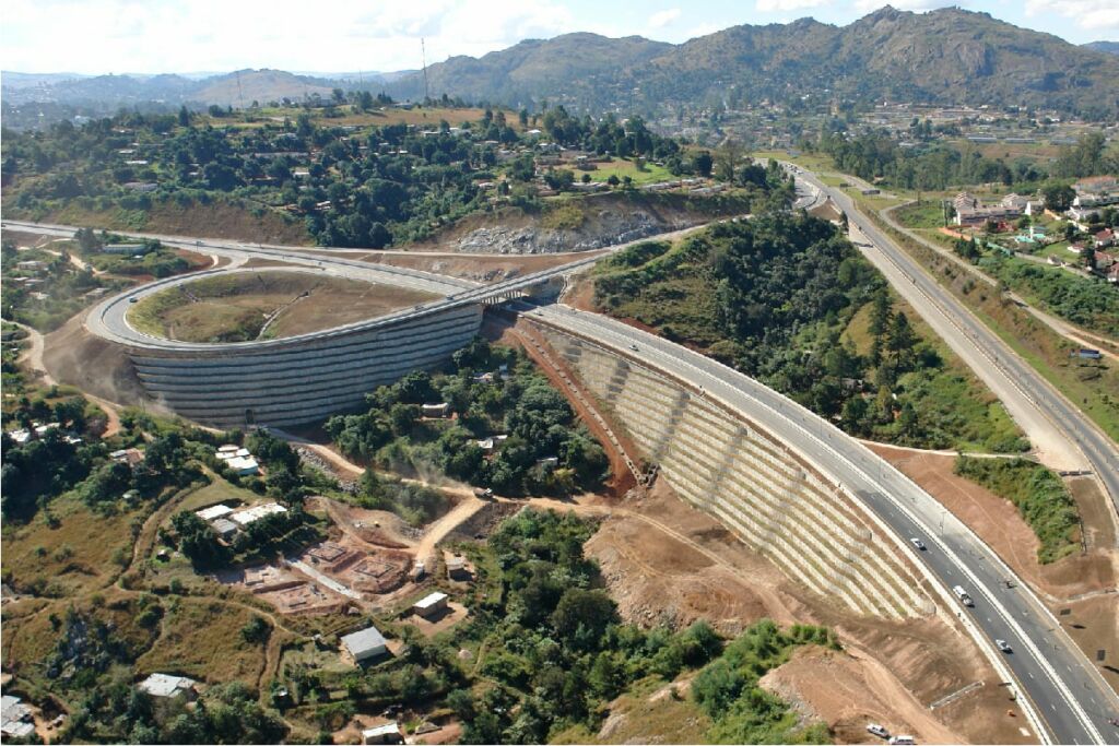 Geoquest Retaining Walls for High-Speed Rail Line